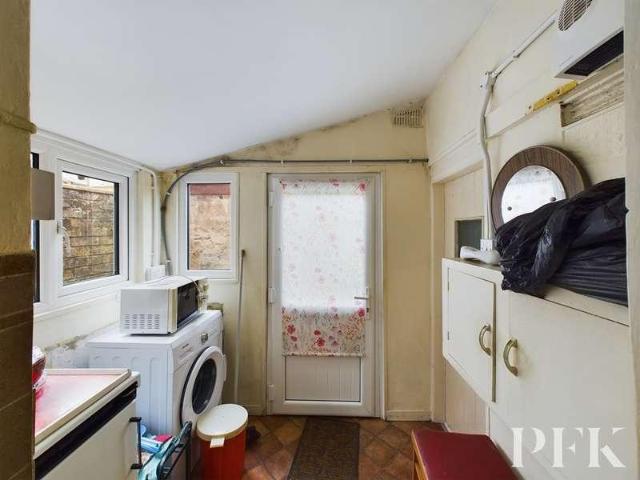2 bed house for sale