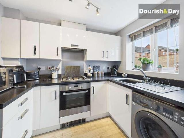 2 bed house for sale