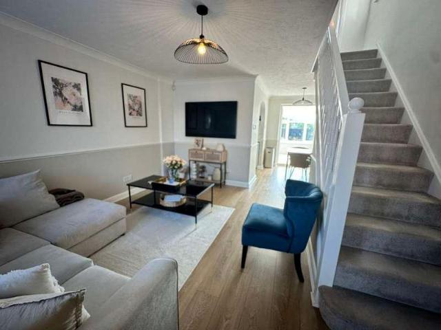 2 bed house for sale