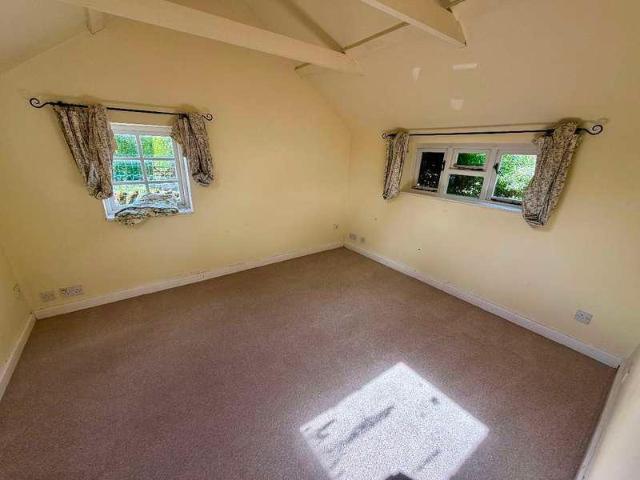 2 bed house for sale