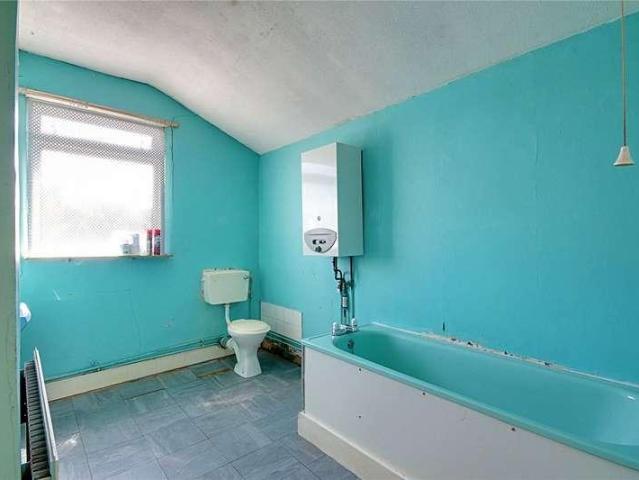 2 bed house for sale