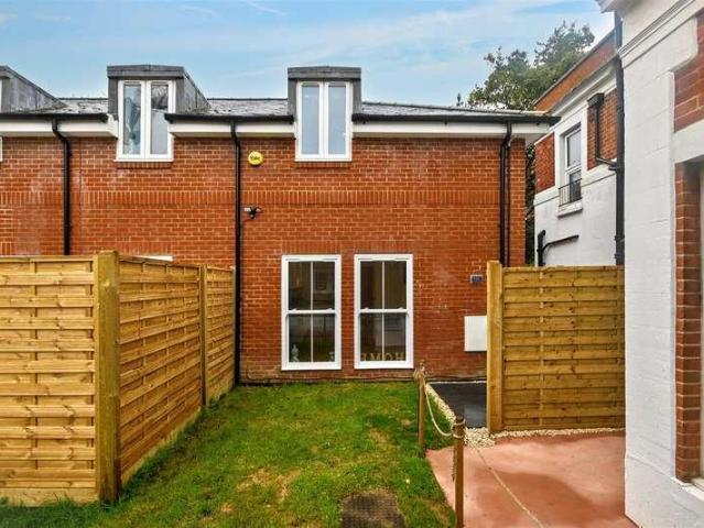 2 bed house for sale