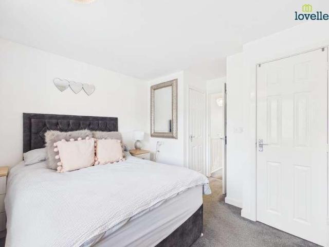 2 bed house for sale