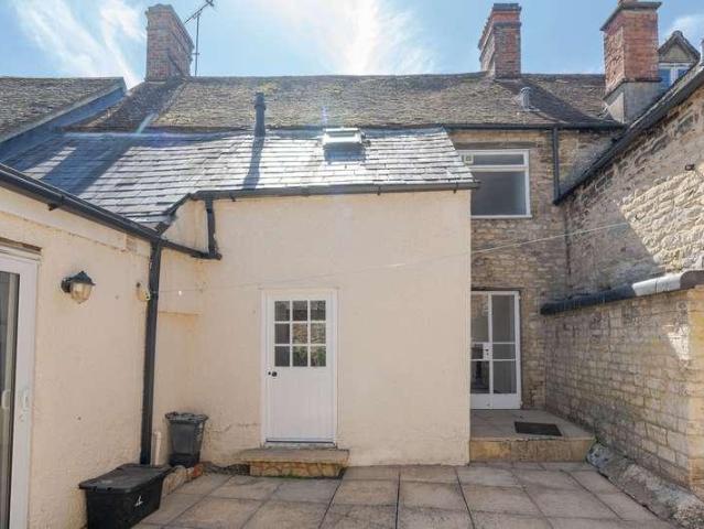 2 bed house for sale
