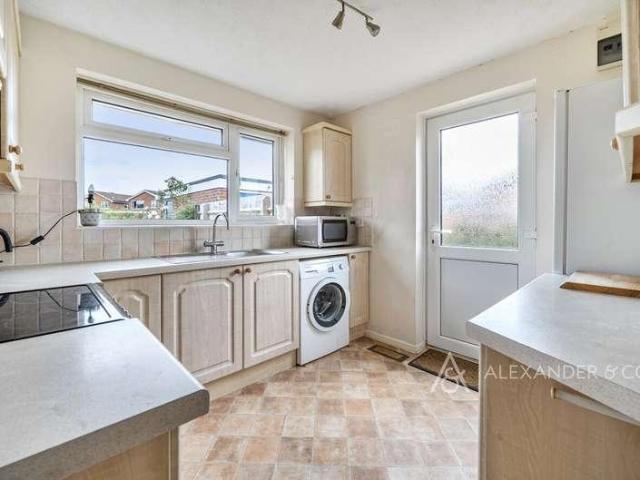 2 bed house for sale