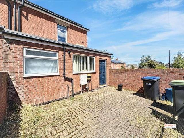 2 bed house for sale