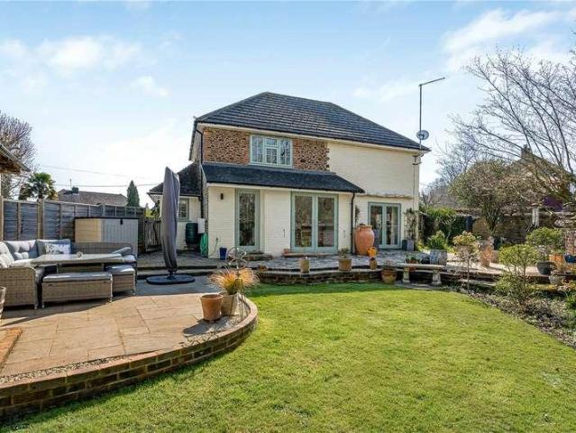 2 bed house for sale