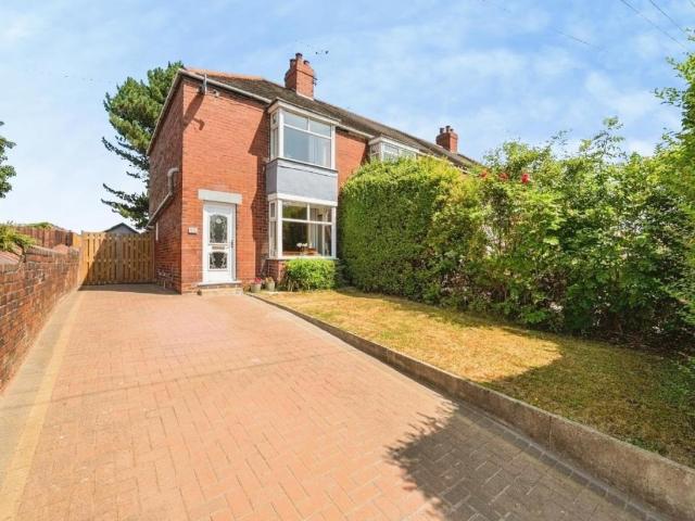 2 bed house for sale