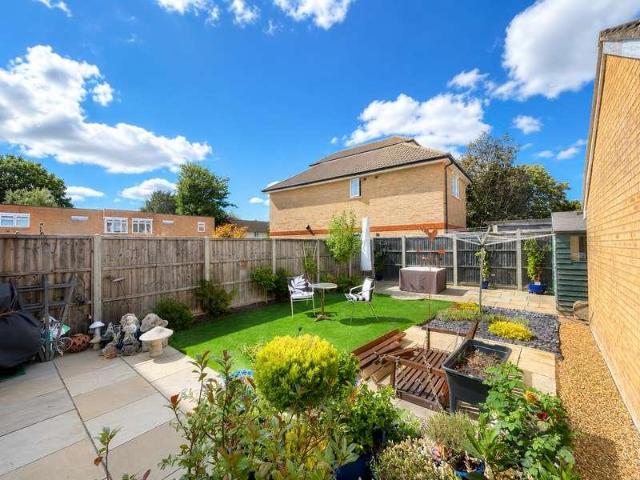 2 bed house for sale