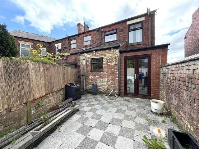 2 bed house for sale