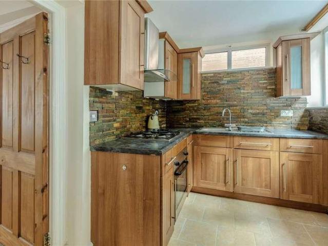 2 bed house for sale