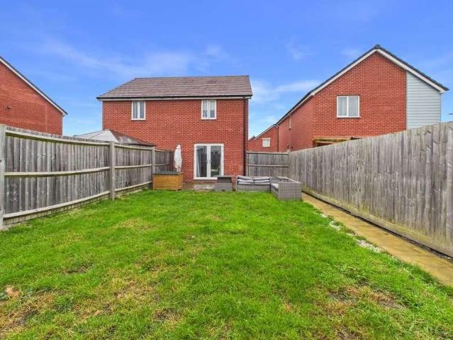 2 bed house for sale