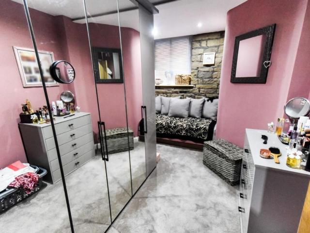 2 bed house for sale