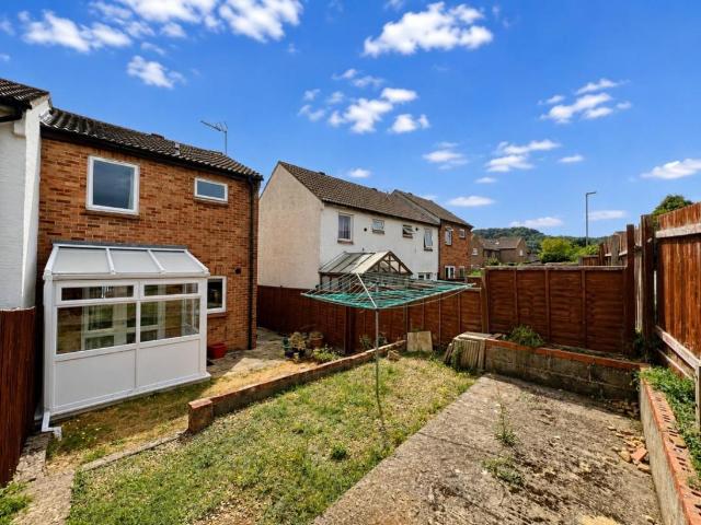 2 bed house for sale