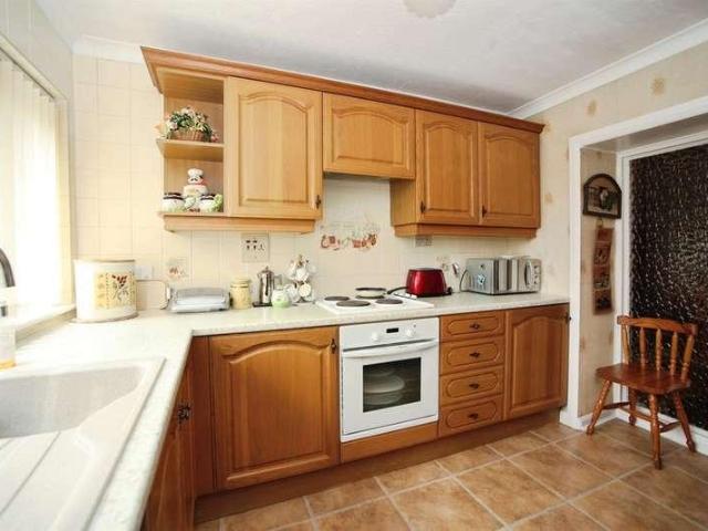 2 bed house for sale