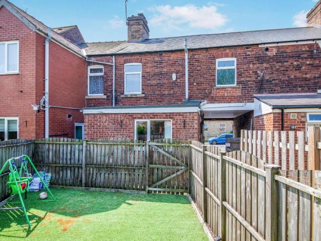 2 bed house for sale