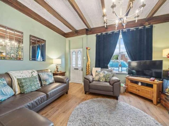 2 bed house for sale