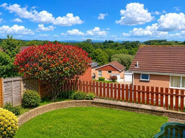 2 bed house for sale
