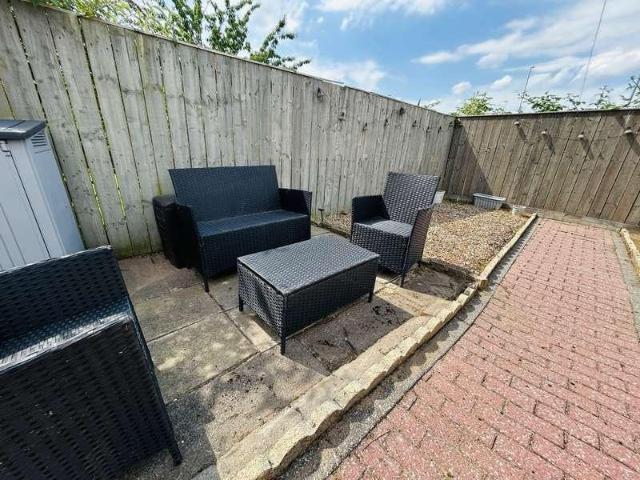 2 bed house for sale