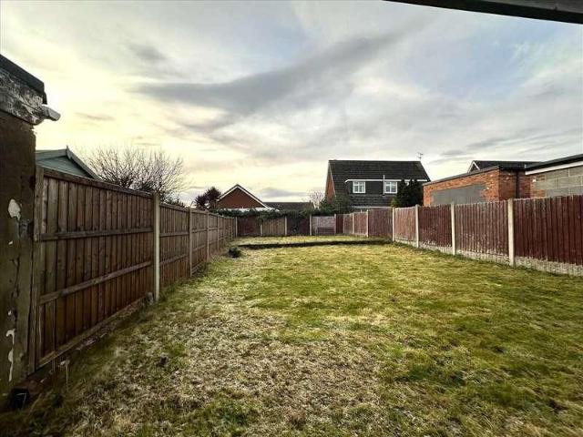 2 bed house for sale