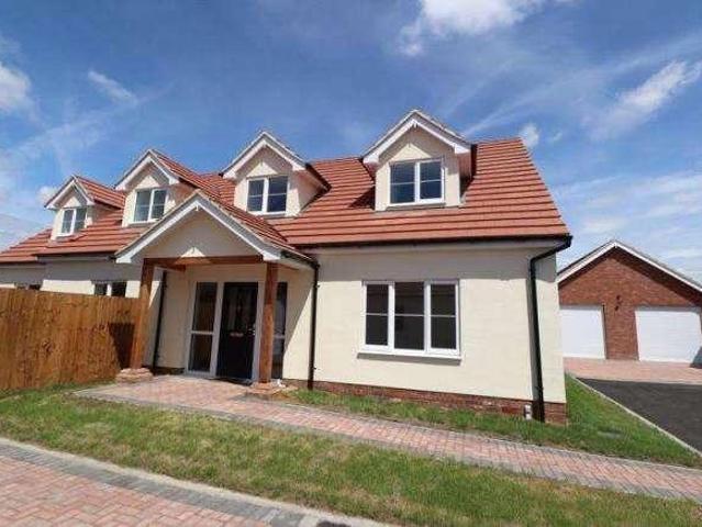 2 bed house for sale