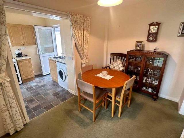 2 bed house for sale