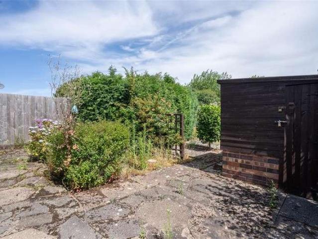 2 bed house for sale