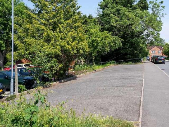2 bed house for sale