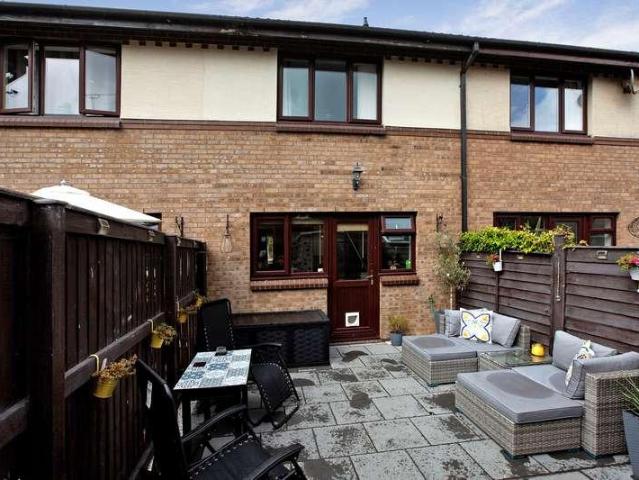 2 bed house for sale