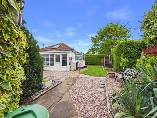 2 bed house for sale
