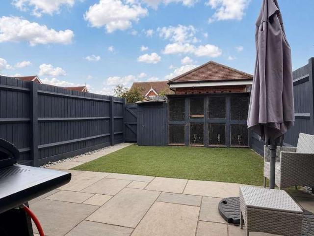 2 bed house for sale