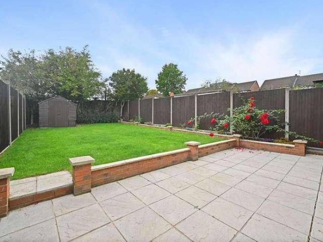 2 bed house for sale