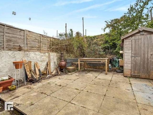 2 bed house for sale