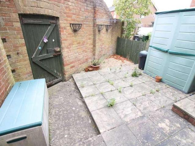 2 bed house for sale