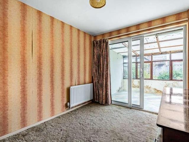 2 bed house for sale