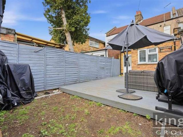 2 bed house for sale