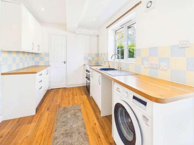2 bed house for sale