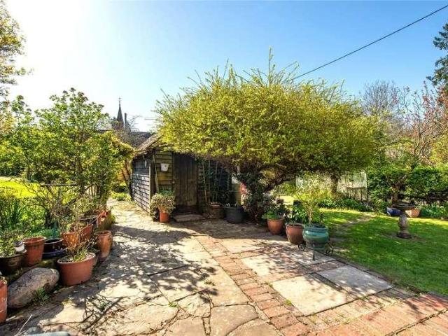 2 bed house for sale