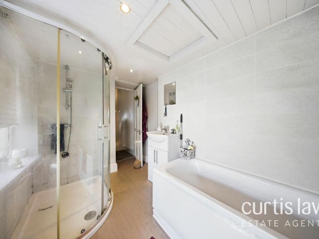 2 bed house for sale
