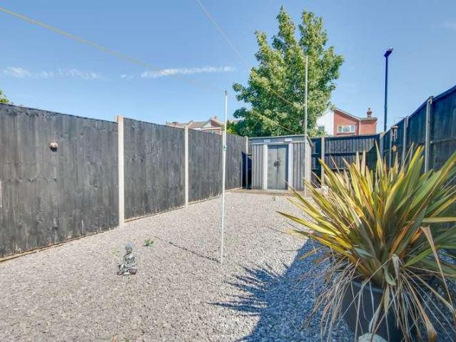 2 bed house for sale