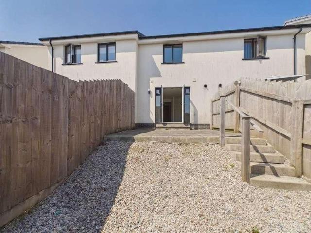 2 bed house for sale