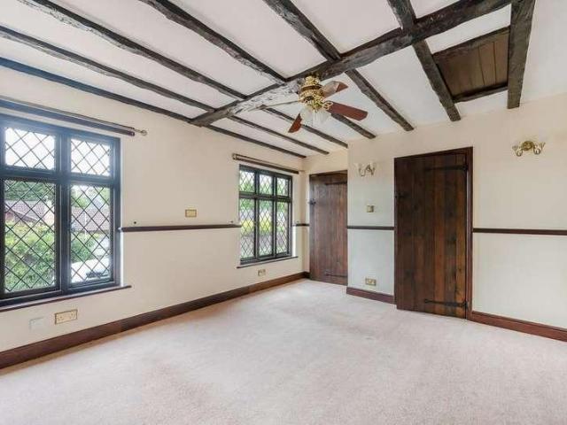 2 bed house for sale