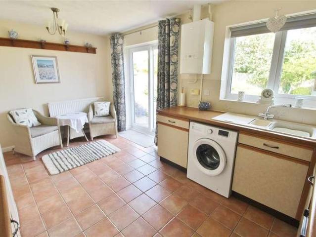 2 bed house for sale