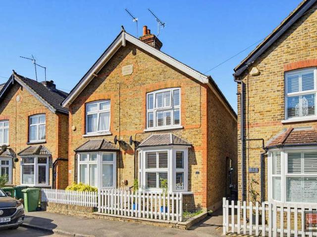 2 bed house for sale