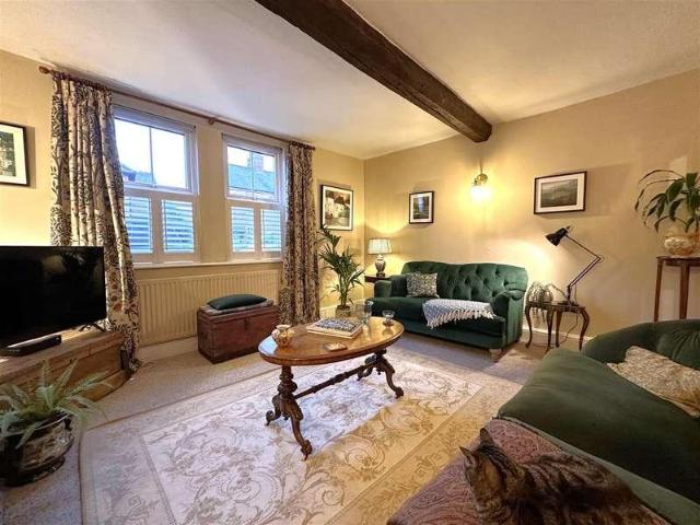 2 bed house for sale