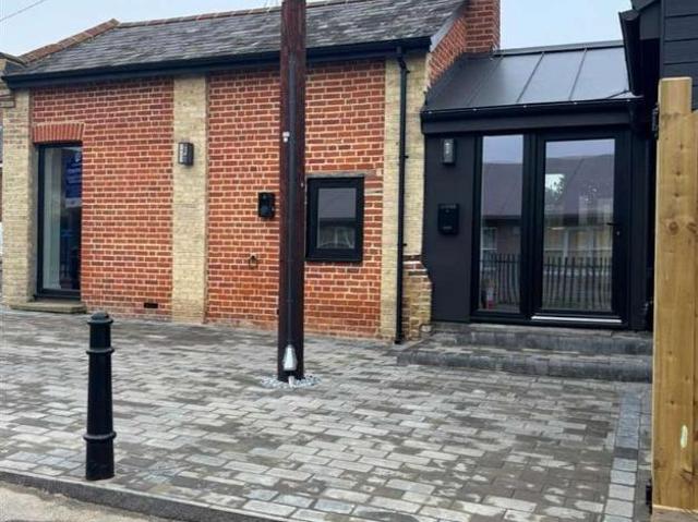 2 bed house for sale