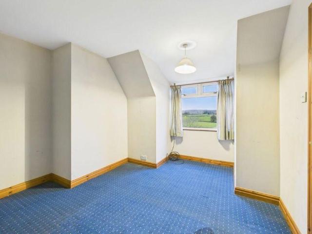2 bed house for sale