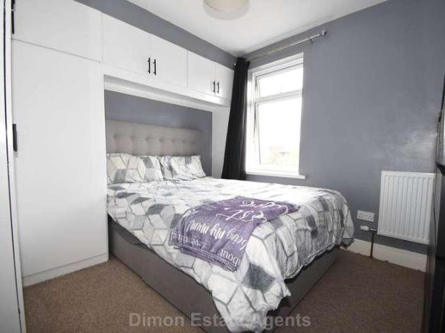 2 bed house for sale