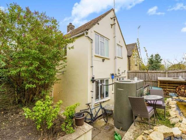 2 bed house for sale