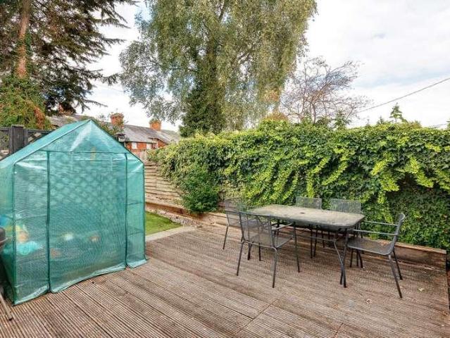 2 bed house for sale